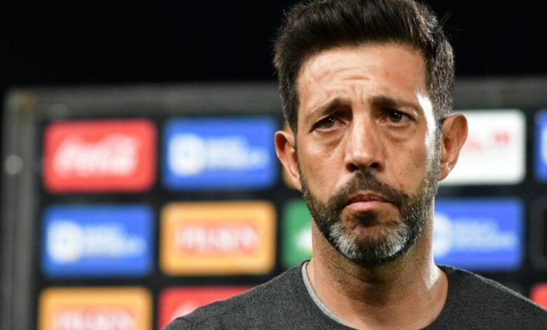El entrenador Jorge Bava deja Liverpool tras ganar el Campeonato ...